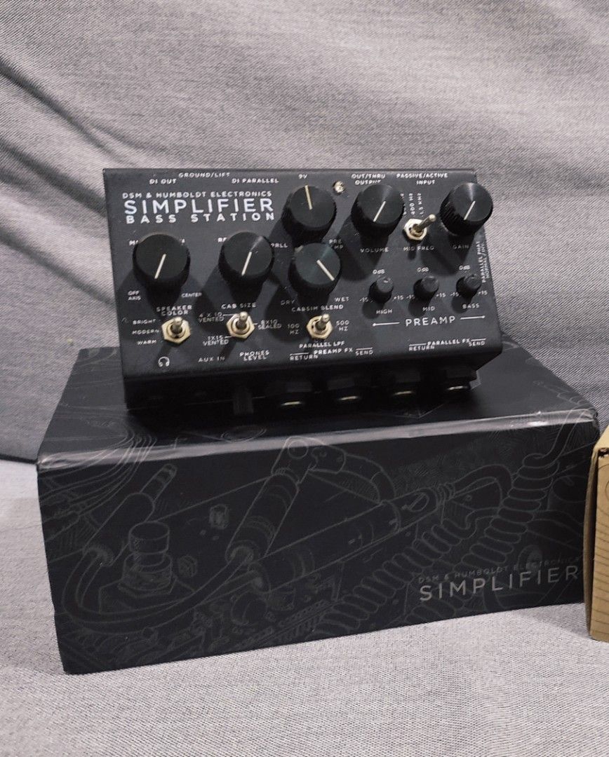 DSM HUMBOLDT Bass Simplifier analog DI Preamp with 2 FX Loops, Hobbies ...
