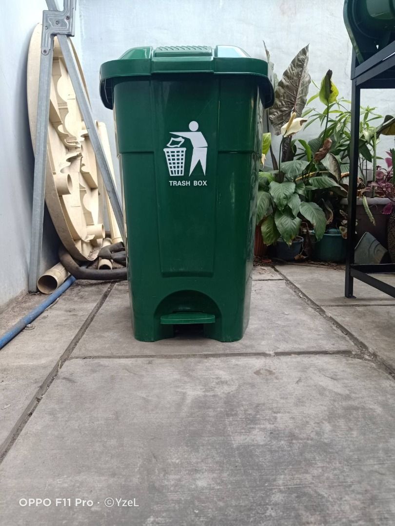 DUST BIN WITH FOOT PEDAL AND PLASTIC WHEELS 50 LITERS, Furniture & Home ...
