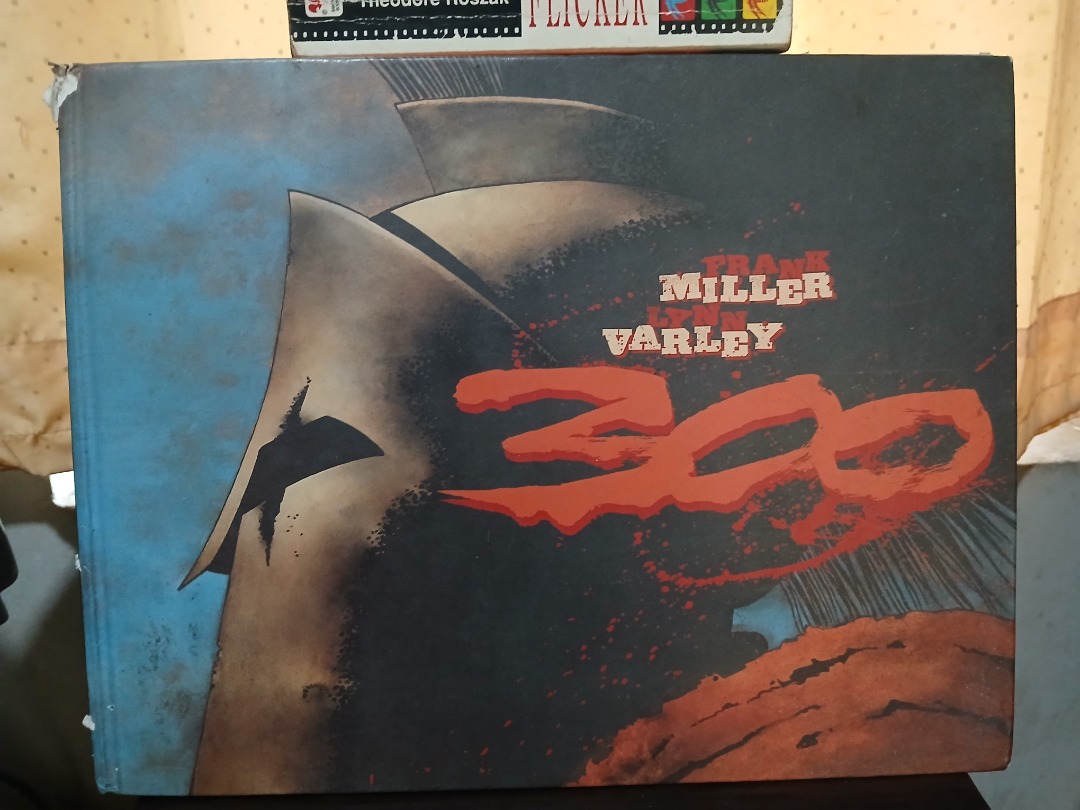 Frank Miller's 300, Hobbies & Toys, Books & Magazines, Fiction & Non ...