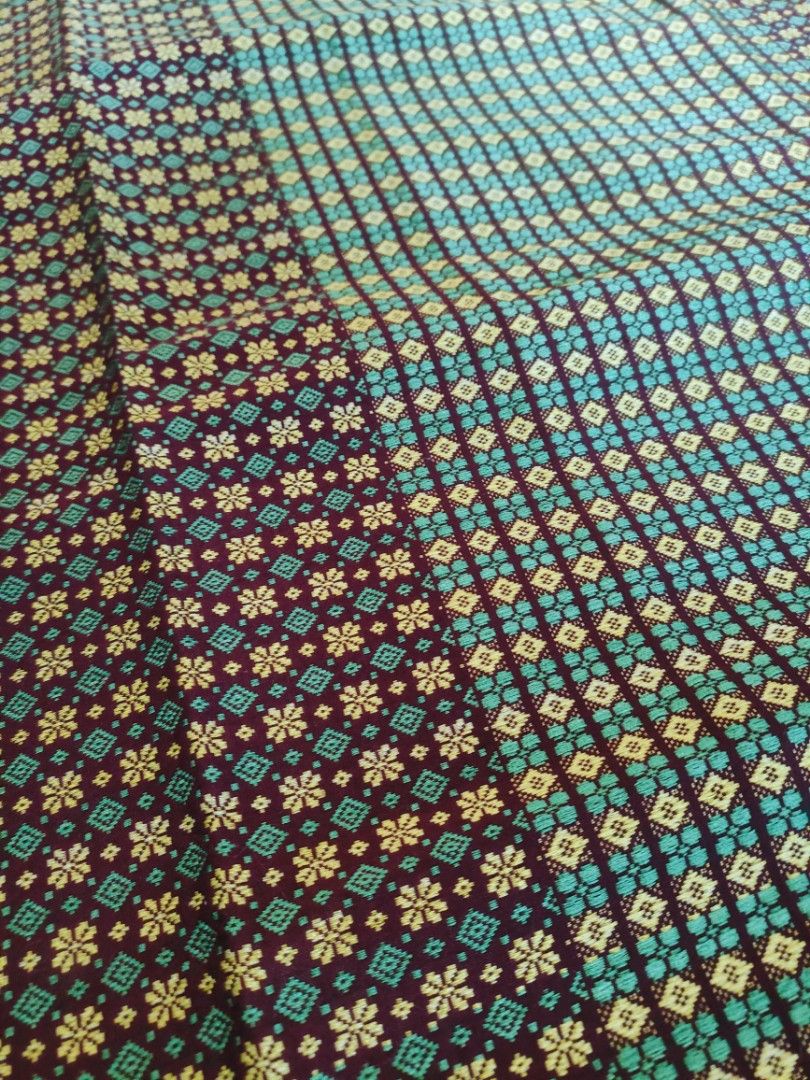 Kain Tenun Borneo, Women's Fashion, Muslimah Fashion, Accessories on ...