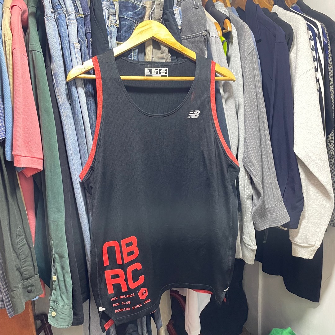 NEW BALANCE RUN CLUB SINGLET, Men's Fashion, Activewear on Carousell
