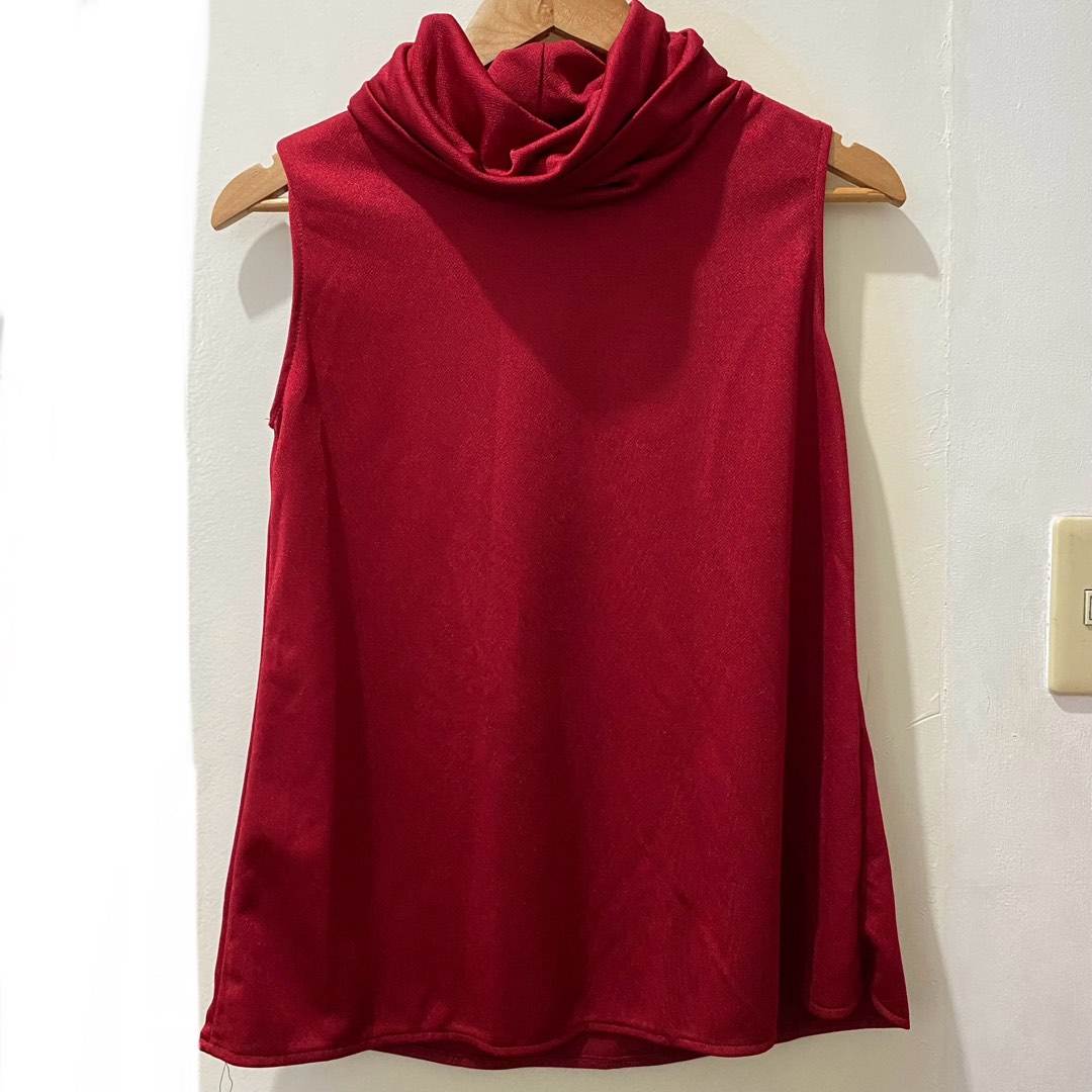 Red Turtle Neck Sleveless Top, Women's Fashion, Tops, Sleeveless on ...