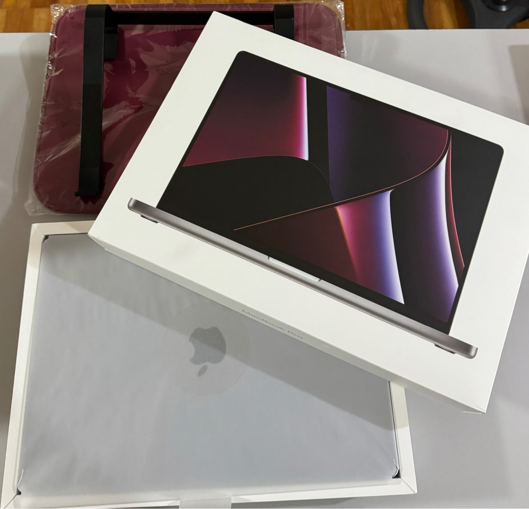 RUSH! MacBook Pro 16 M2 Pro 2023 Laptop Complete + Freebies, Computers ...