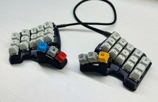 Cygnus V1 ergonomic dactyl manuform split keyboard, Computers & Tech ...
