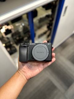SONY A6400/ILCE-6400(Body), Photography, Cameras on Carousell