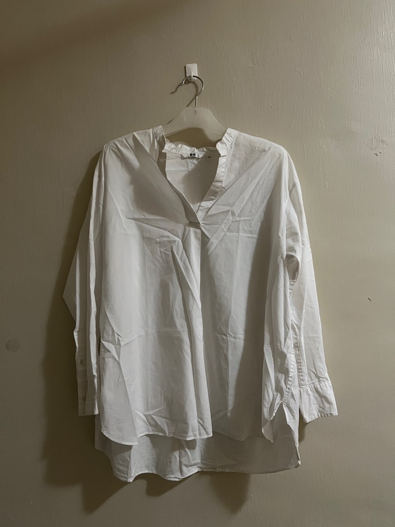 V neck Uniqlo plus size, Women's Fashion, Tops, Blouses on Carousell