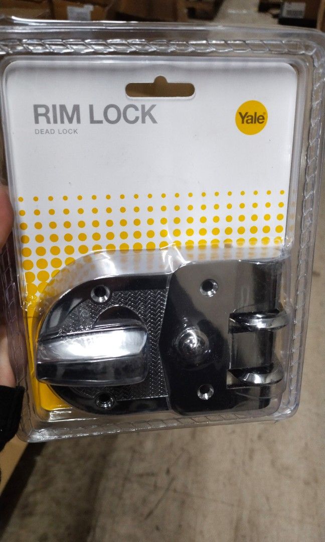 Yale rim lock deadlock with auto locking feature when door shuts v297 ...