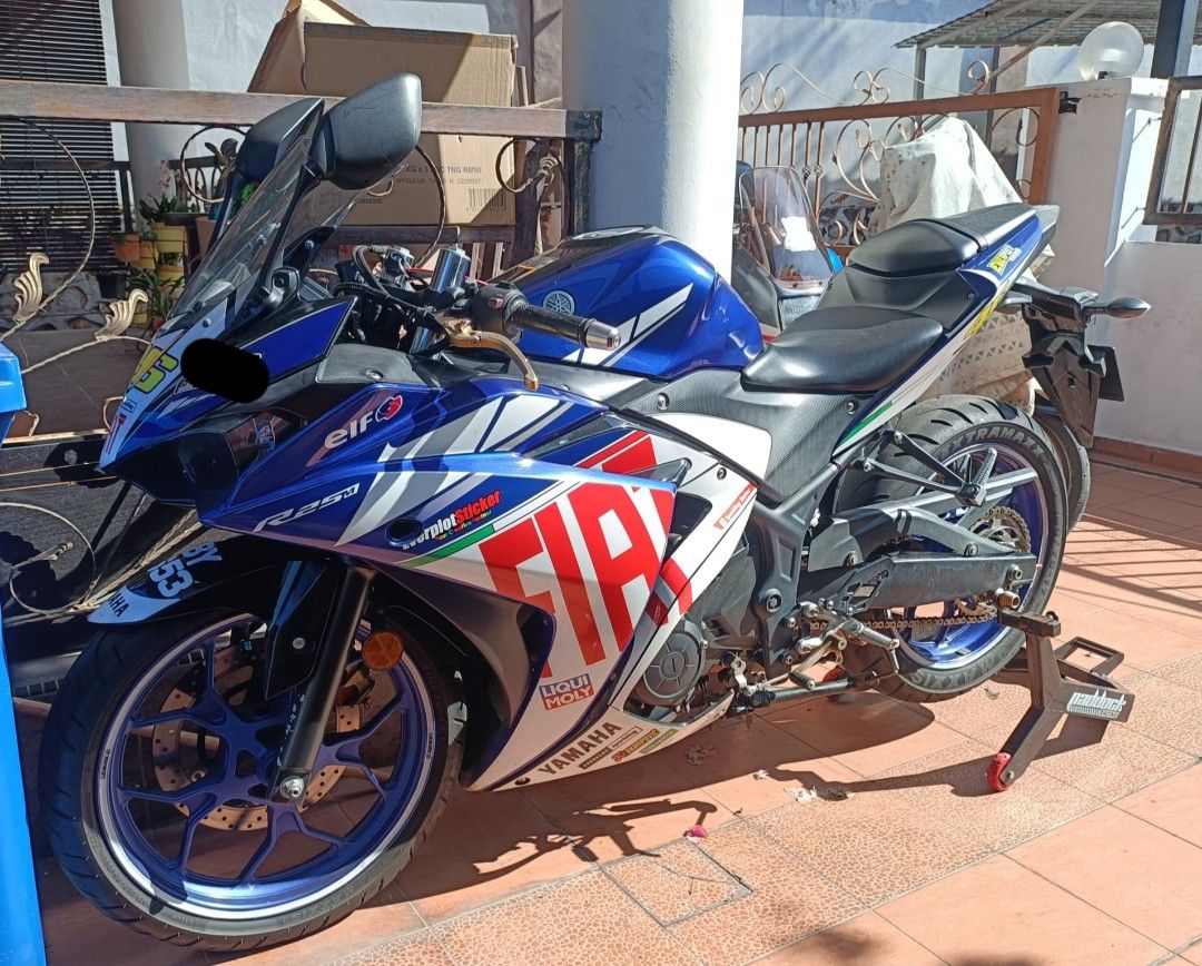 YAMAHA R25 V1 2018, Motorbikes on Carousell