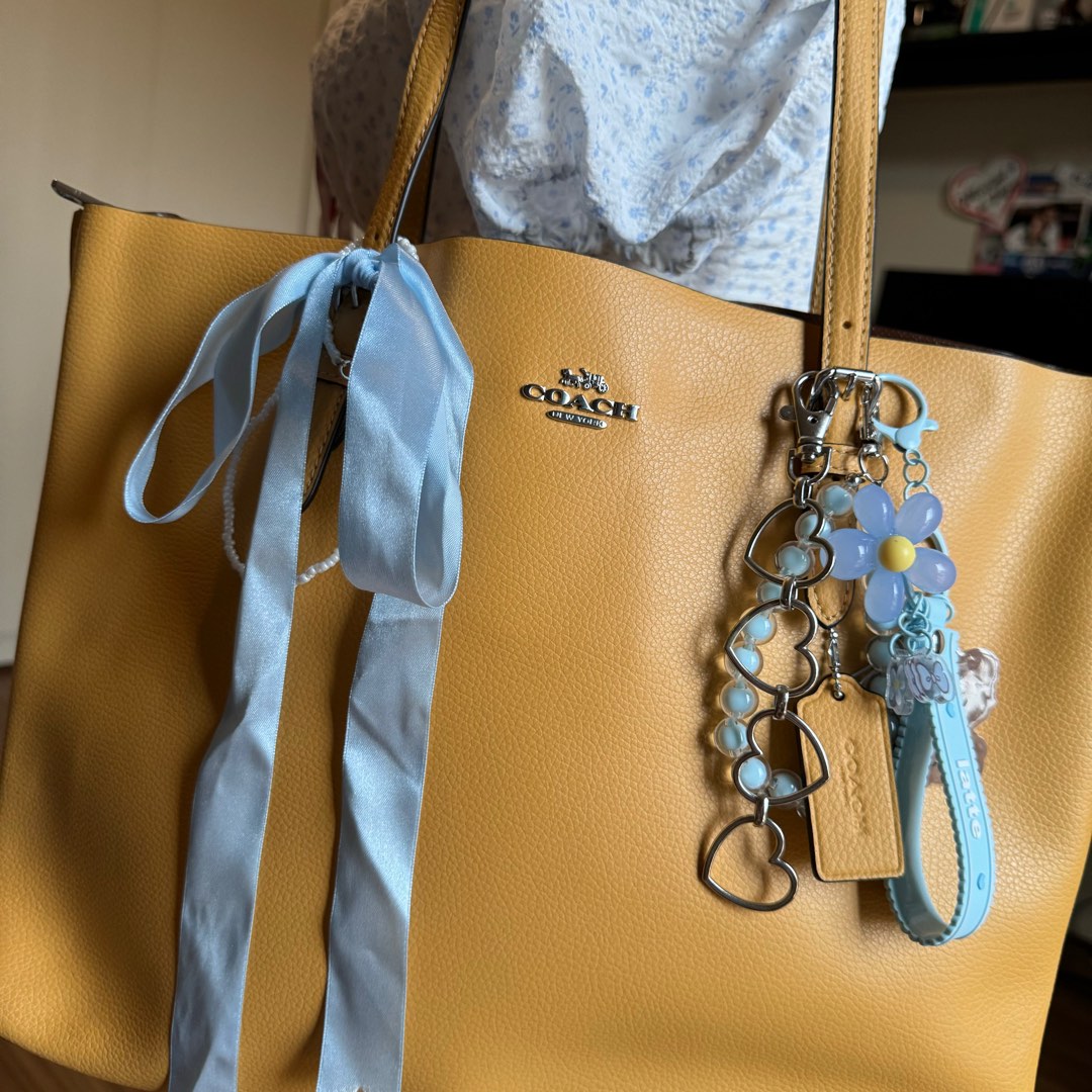 Authentic OG Coach Tote Bag, Luxury, Bags & Wallets on Carousell