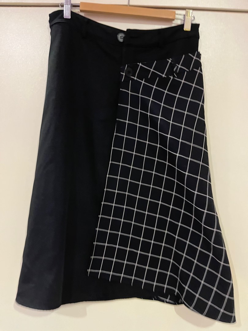 Black Checkered skirt by Duogelai, Women's Fashion, Bottoms, Skirts on ...