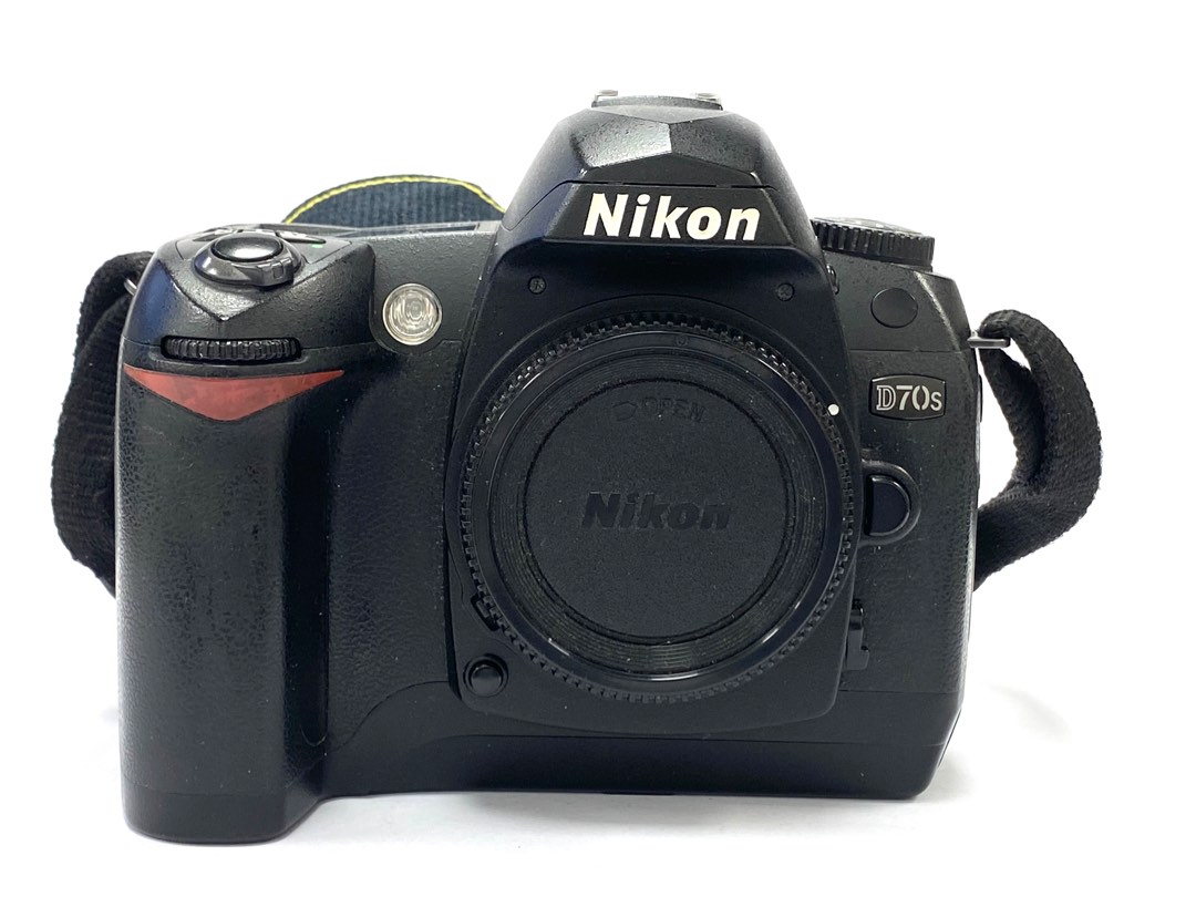 全場最平 - 真正CCD菲林色彩 Nikon D70S 淨機身 not D70, 攝影器材, 相機 - Carousell