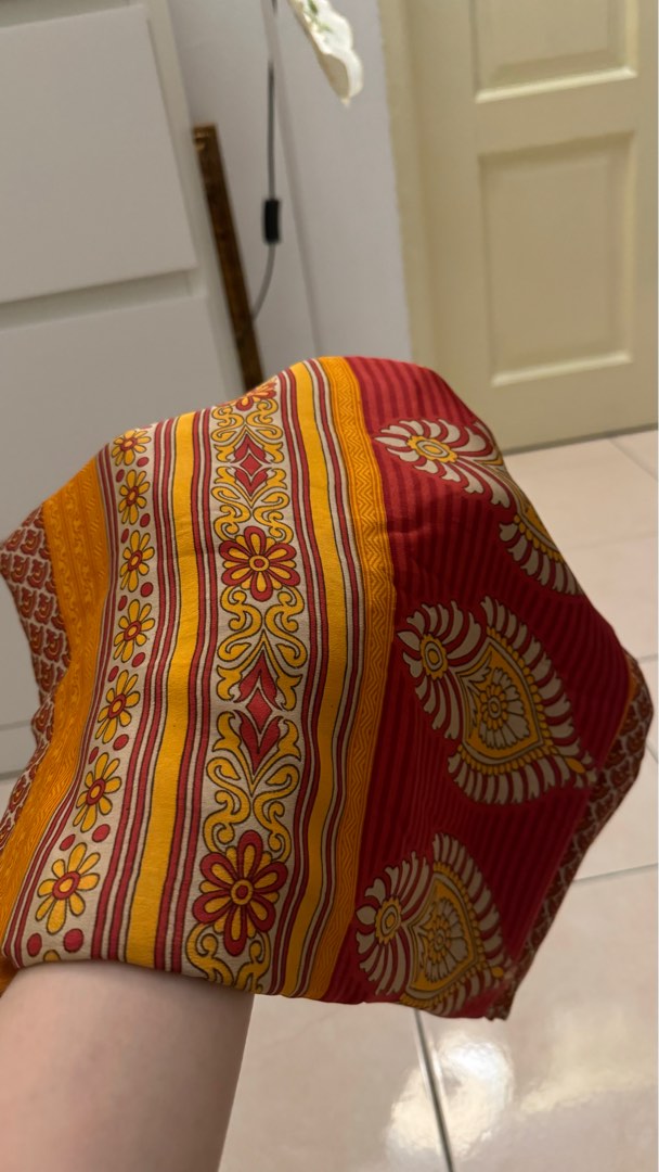 Kain Brunei, Women's Fashion, Watches & Accessories, Scarves on Carousell