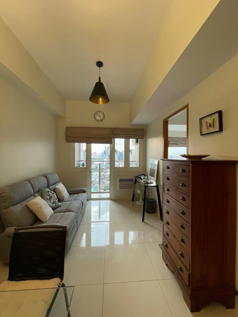 MADISON PARKWEST 1 Bedroom BGC Condo with balcony (Federal Land ...