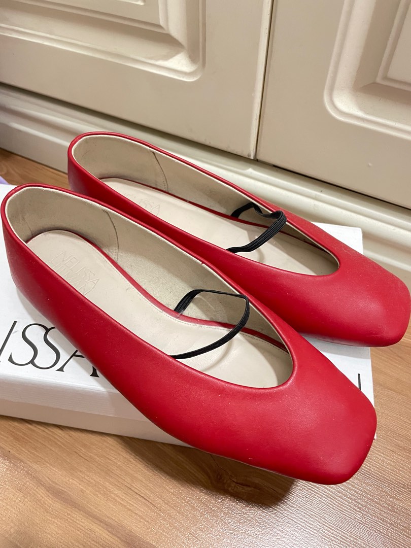 Nelissa Hilman Red Loafers, Women's Fashion, Footwear, Flats on Carousell