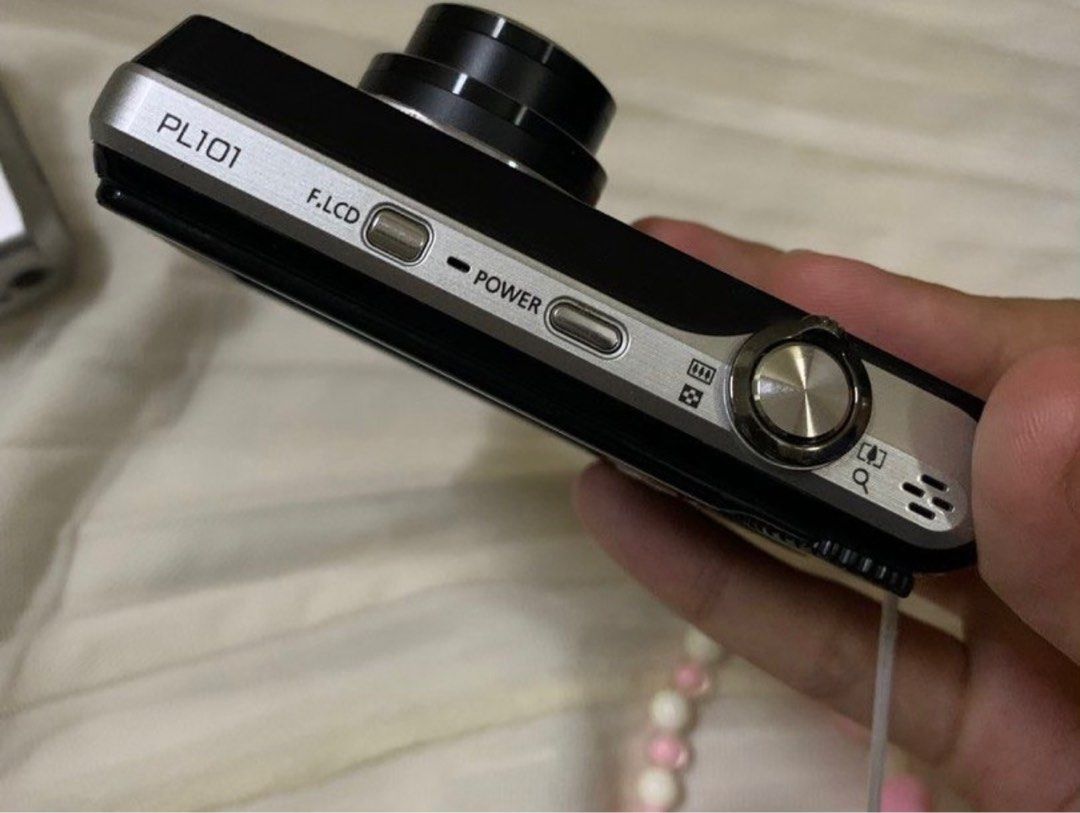 Samsung PL101 CCD Digital Camera in Shiny Black, Mobile Phones ...