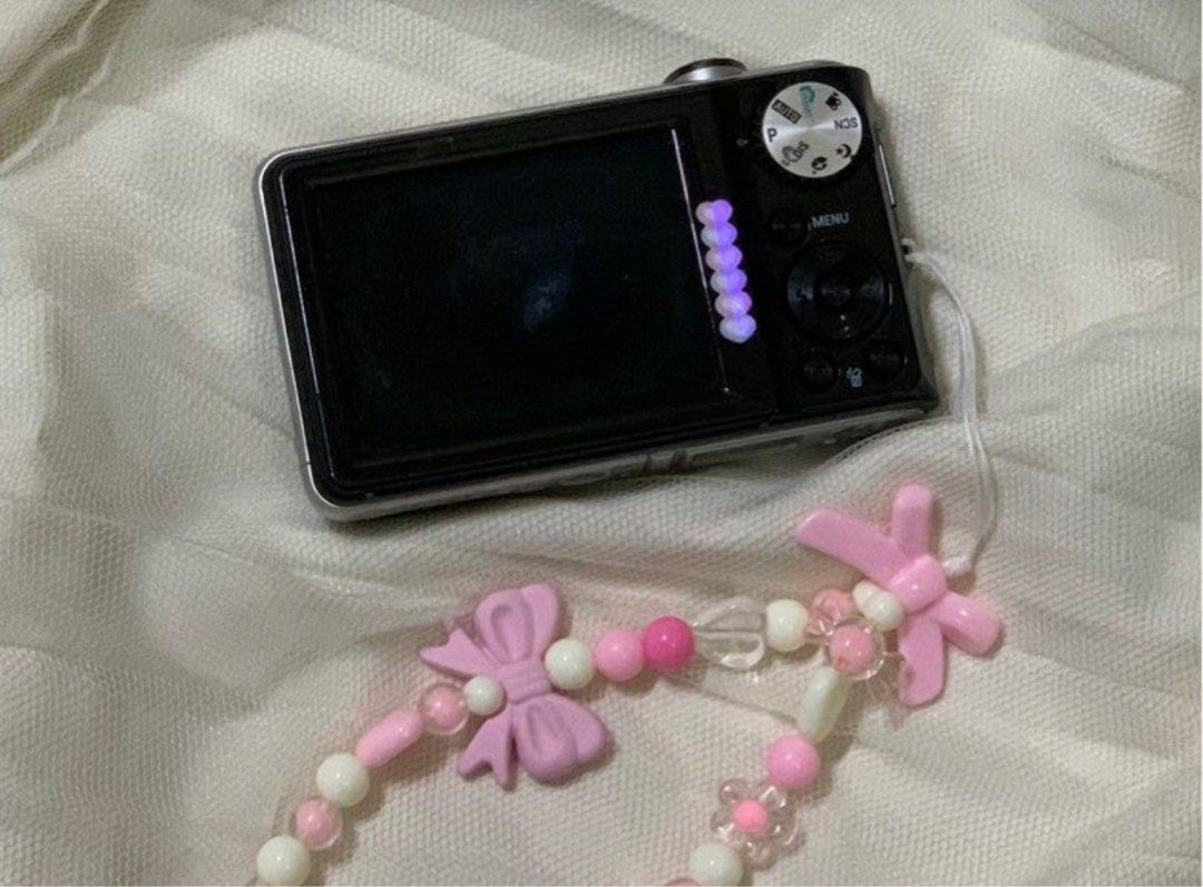 Samsung PL101 CCD Digital Camera in Shiny Black, Mobile Phones ...