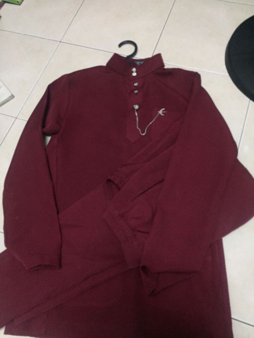 baju melayu elrah maroon, Men's Fashion, Muslim Wear, Baju Melayu on ...