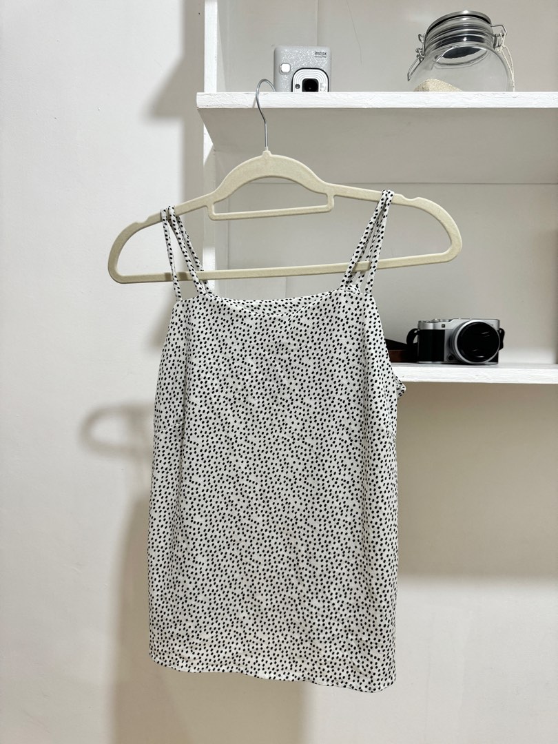 Black and White double strap top, Women's Fashion, Tops, Sleeveless on ...