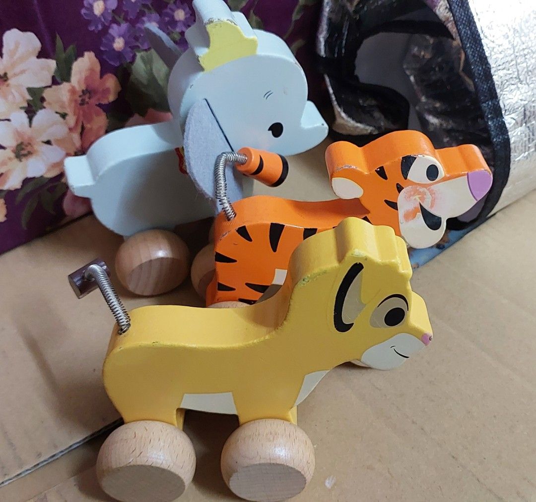 Disney Wooden Clutch Car Toys (Simba, Dumbo and Tigger), Hobbies & Toys ...