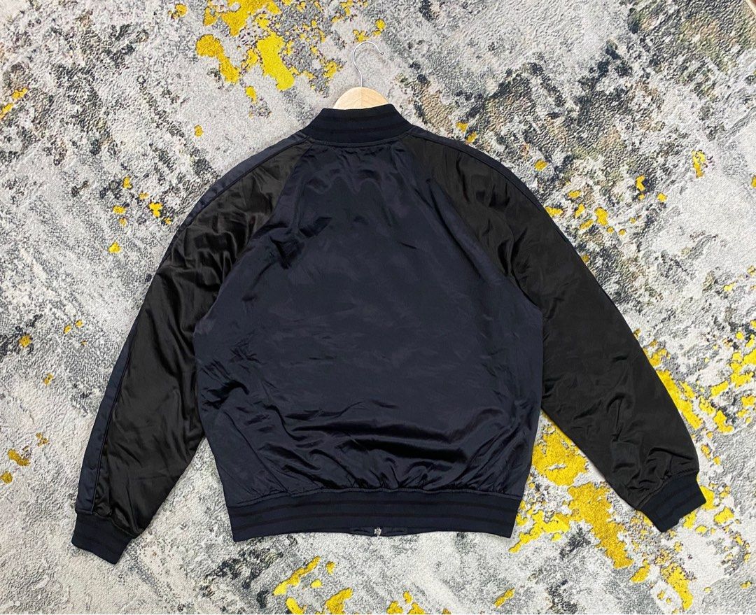 GU Bomber Jacket, Men's Fashion, Coats, Jackets and Outerwear on Carousell