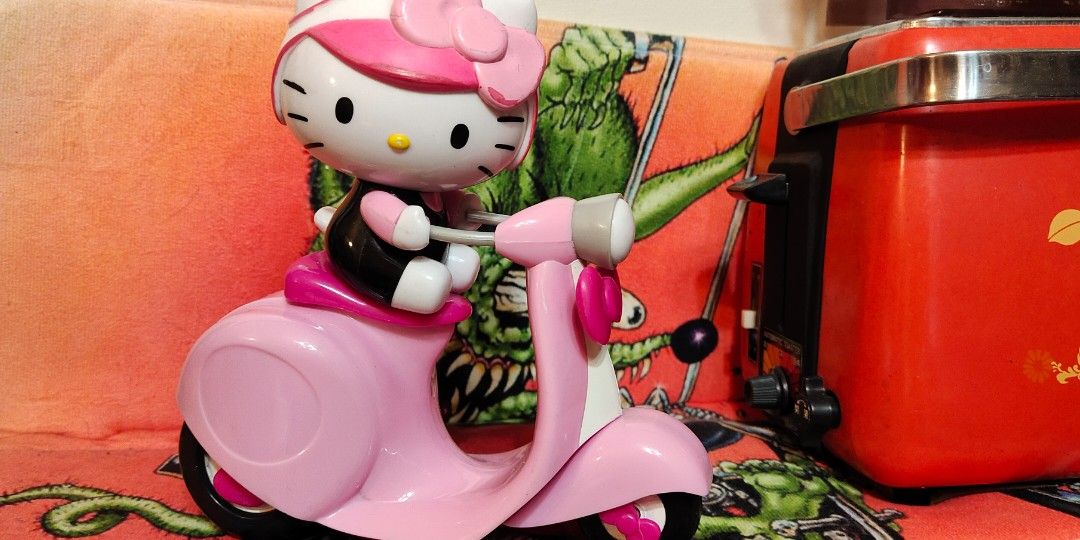 hello kitty vespa