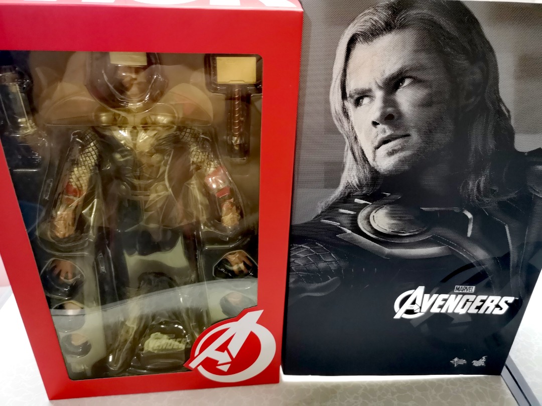 Hot Toys Thor (The Avengers) 1/6th Scale Collectible, Hobbies & Toys, Collectibles & Memorabilia ...