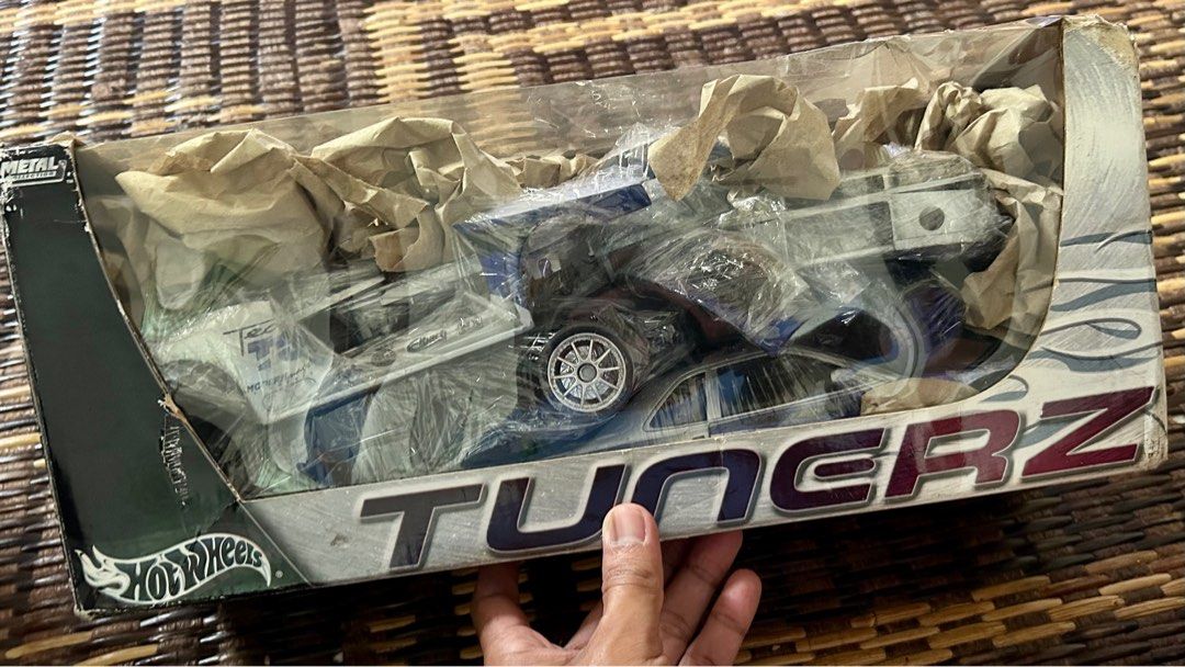 Hot Wheels Tunerz Nissan Skyline R34 1:18, Hobbies & Toys, Toys & Games on Carousell