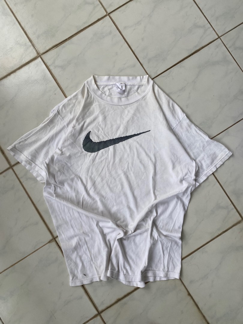 NIKE VINTAGE, Men's Fashion, Tops & Sets, Tshirts & Polo Shirts on Carousell