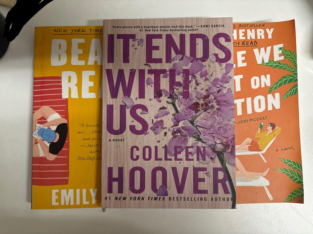 Reprint books im no longer keeping bundle it ends with us people we ...