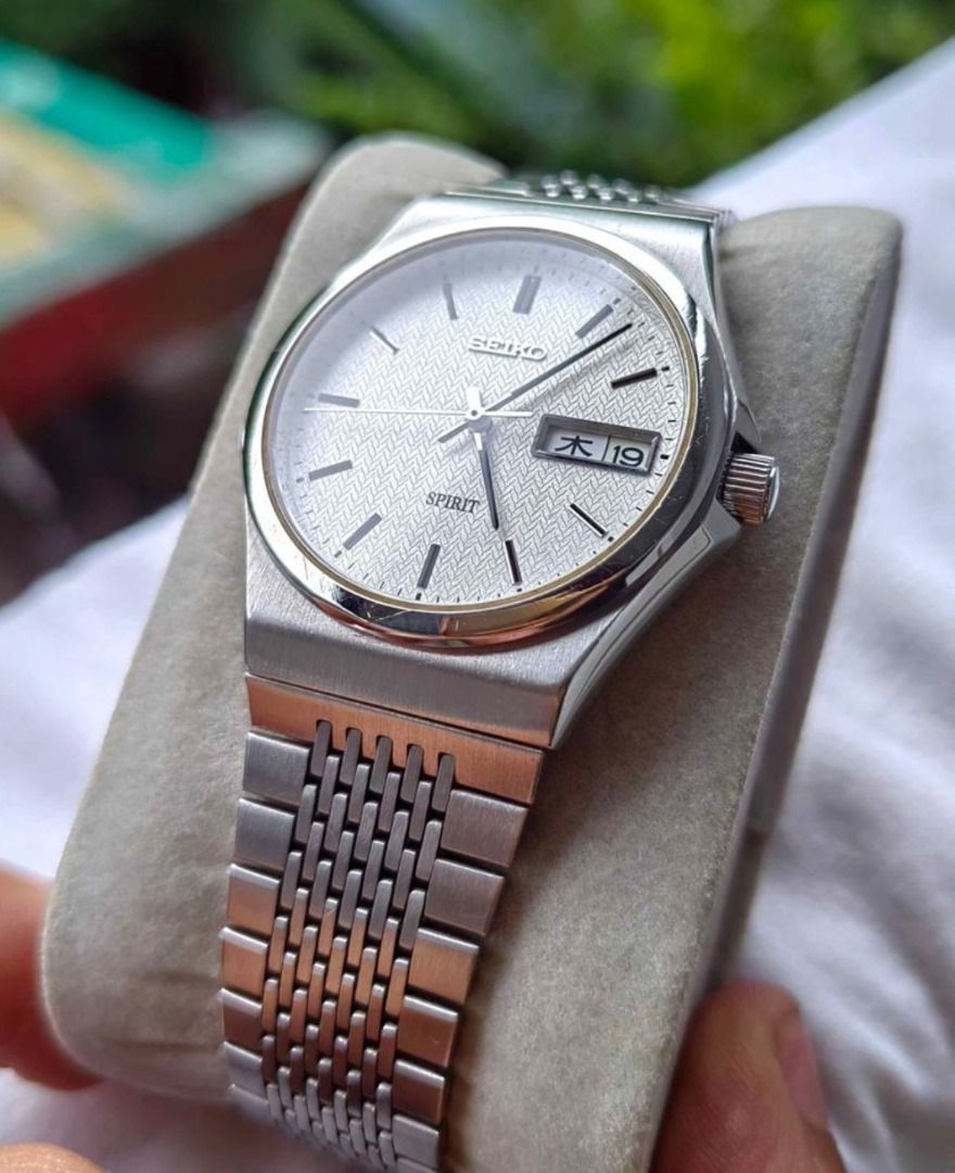 Seiko Quartz Spirit Rare Dial Patterned(Snow Flake), Men's Fashion ...