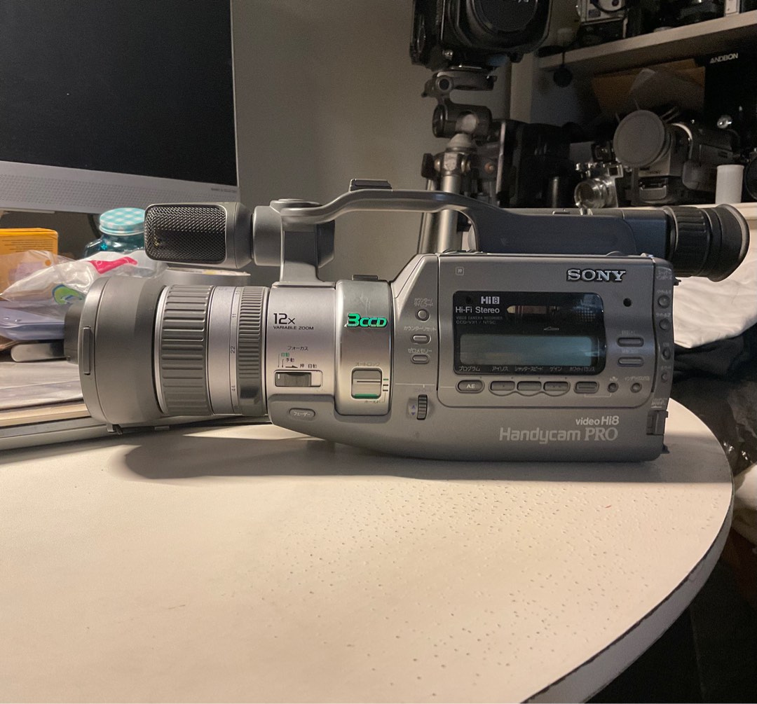 Sony CCD-VX1 (VX3) Hi8 Professional Handycam/Camcorder (LOTS OF FREEBIES), Photography, Video ...