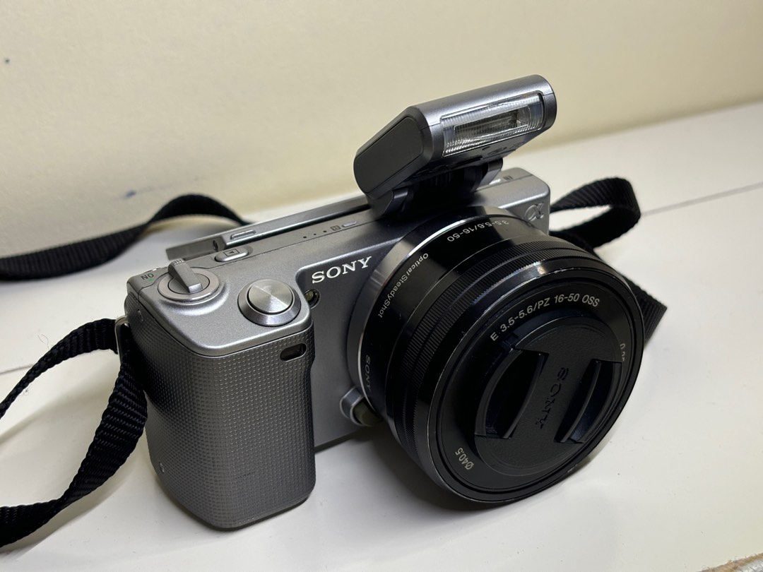 Sony Nex 5 with 16-50mm kit lens (compact APSC camera), Mobile Phones ...