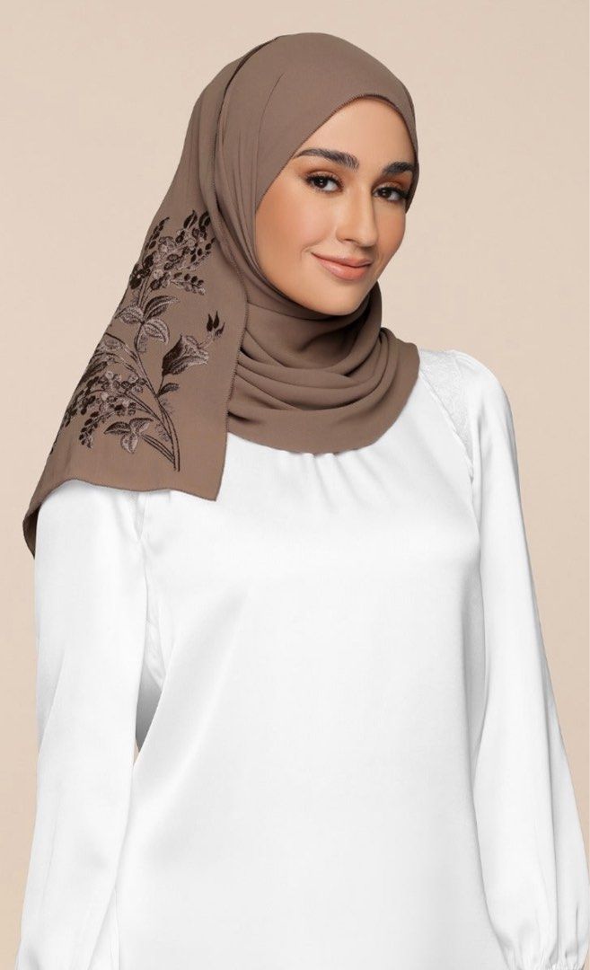 The Magnolia Embroidery dUCk Shawl - Brown, Women's Fashion, Muslimah ...
