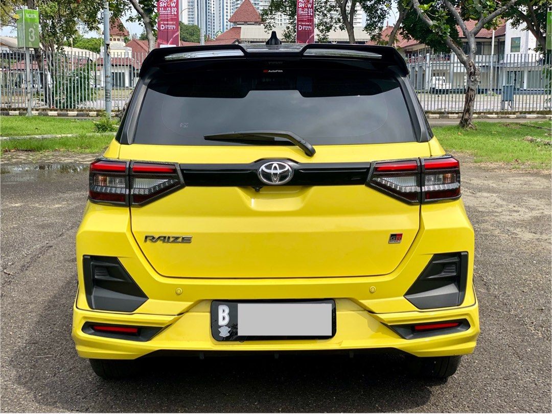 TOYOTA RAIZE 1.0 GR SPORT 2022 KUNING, Mobil & Motor, Mobil untuk ...