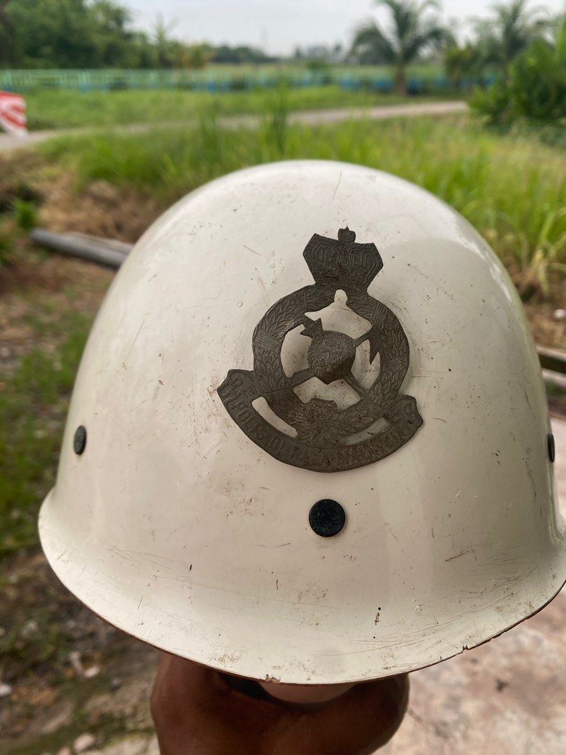 Vintage pdrm polis helmet 80/90an, Hobbies & Toys, Collectibles ...