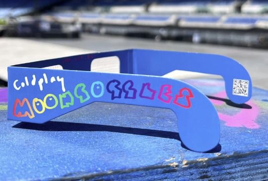 預訂 Coldplay - MOON MUSiC - NOTEBOOK EDITION LP 黑膠 唱片 彩膠, 興趣及遊戲, 音樂、樂器 ...