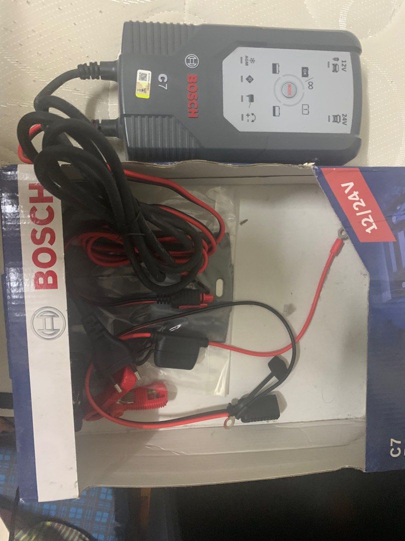 c7 bosch original battery charger, Auto Accessories on Carousell