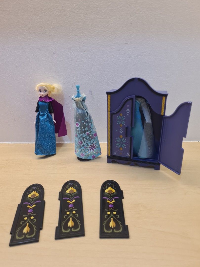 Elsa Wardrobe Set, Hobbies & Toys, Toys & Games on Carousell