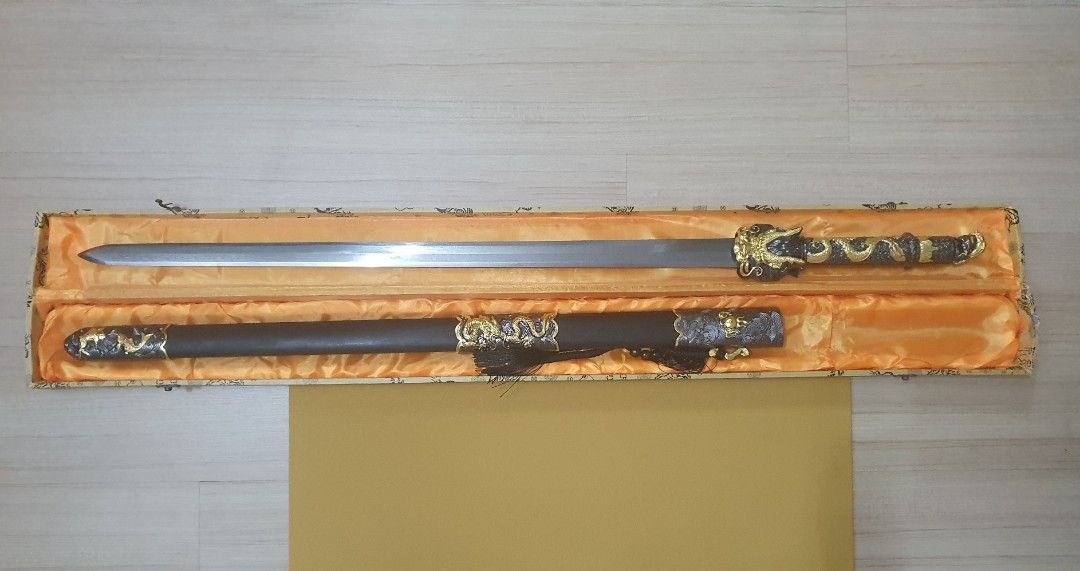 Legendary Gold Dragon Sword - Unsharpened, Sports Equipment, Other ...