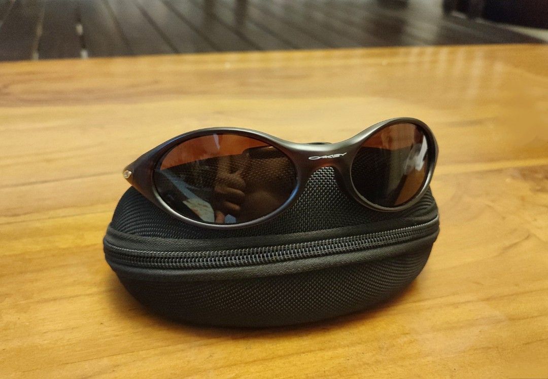 Oakley Eye Jacket Vintage, Men's Fashion, Watches & Accessories ...