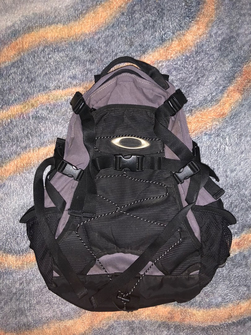 Oakley Vintage Backpack, Men's Fashion, Bags, Backpacks on Carousell