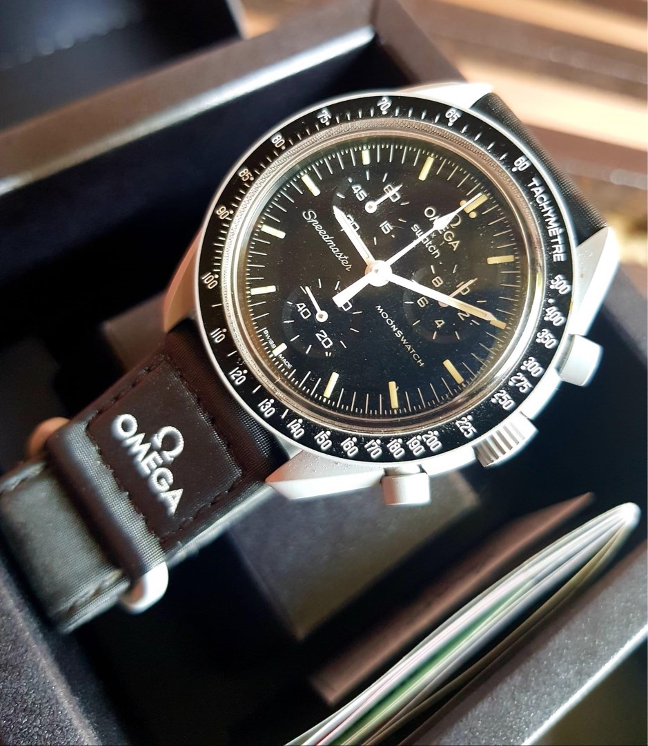 Omega MOONSWATCH WATCH mission to the moon, Men's Fashion, Watches ...