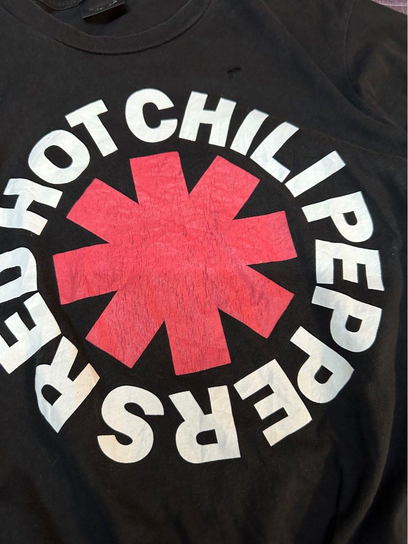 Original red hot chili rapper, Men's Fashion, Activewear on Carousell