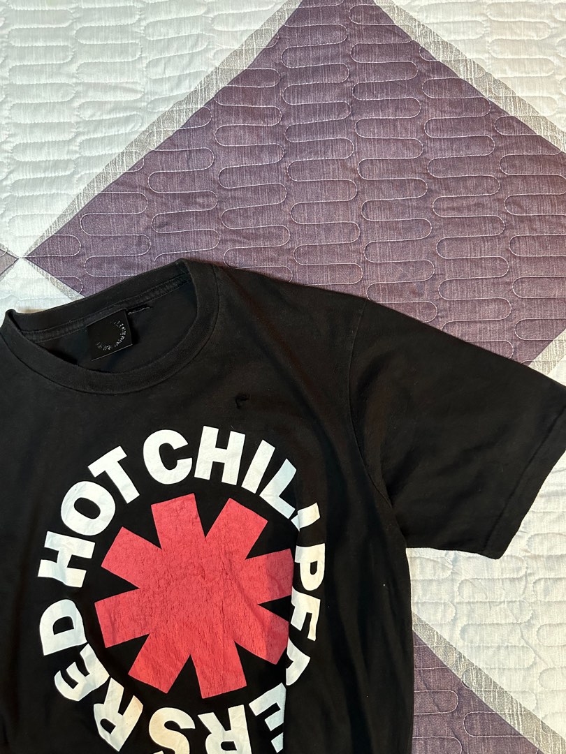 Original red hot chili rapper, Men's Fashion, Activewear on Carousell