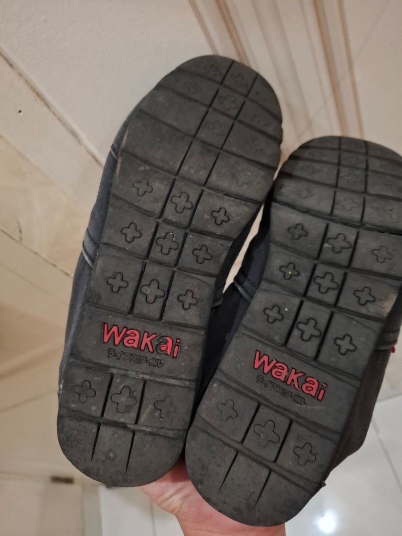 Sepatu Wakai original Ukuran 9 US (42/43), Fesyen Pria, Sepatu , Sepatu ...