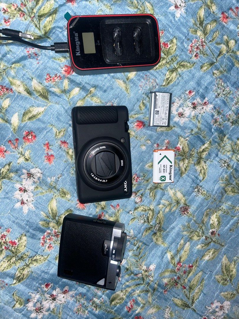 Sony ZV1 with Flash GODOX LUX JUNIOR, Photography, Cameras on Carousell