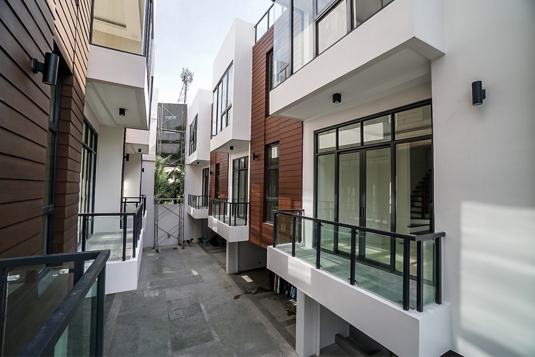 Townhouse for sale in UP Village Quezon City near Sikatuna Kamias ...