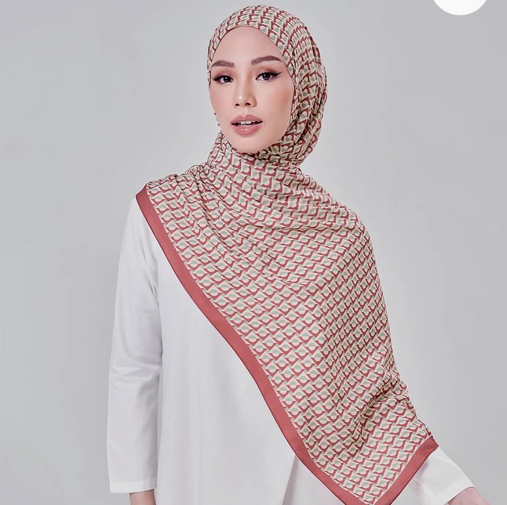 Tudung People Echo 2.0 in Brick Shawl, Women's Fashion, Muslimah ...