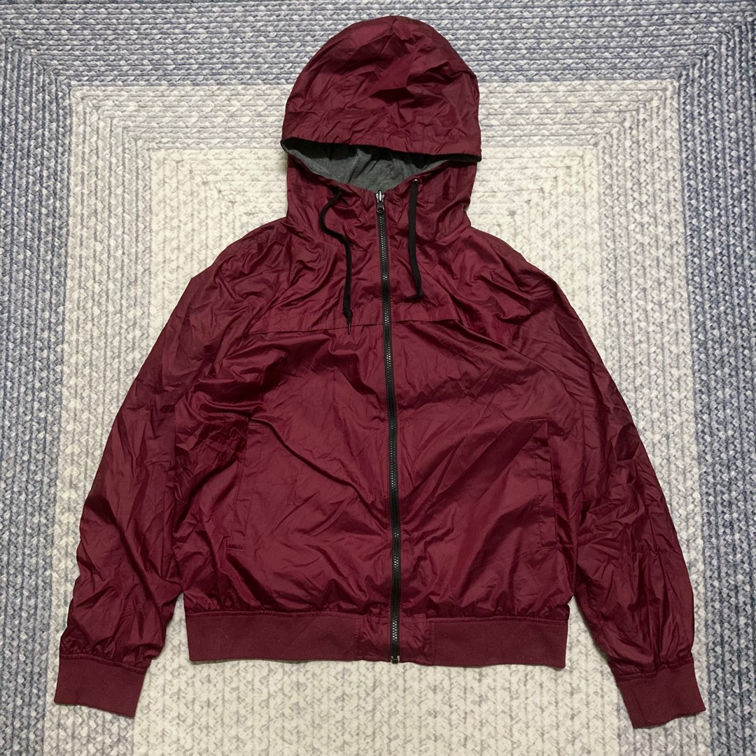 Uniqlo Maroon Reversible Hooded Jacket, Men's Fashion, Coats, Jackets ...
