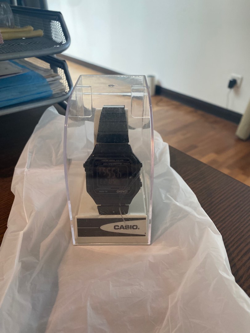 Unisex Casio black metal water resistant sports watch with display case ...